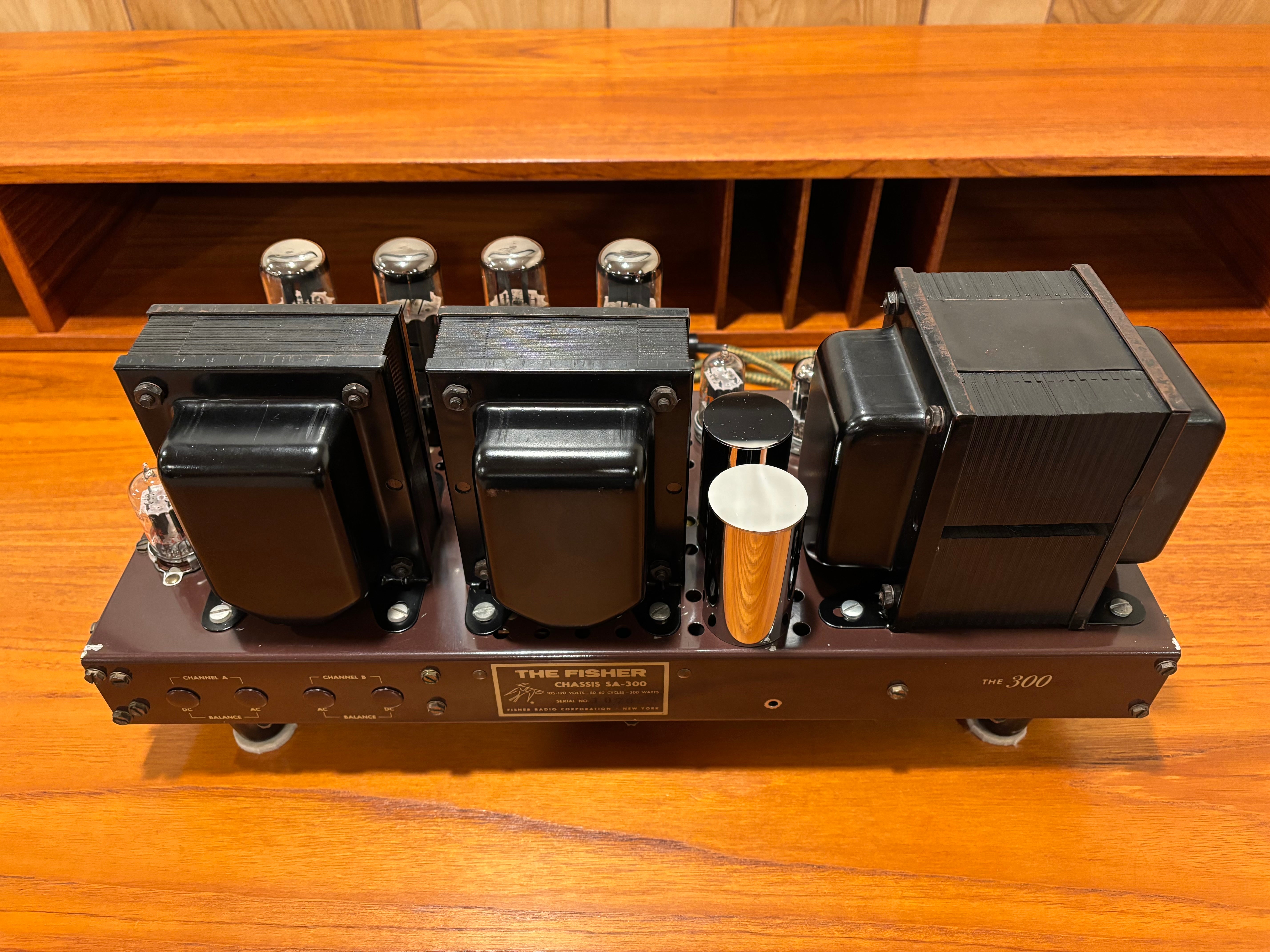 Fisher SA-300 Tube Amplifier. Recent restoration with high-end compone