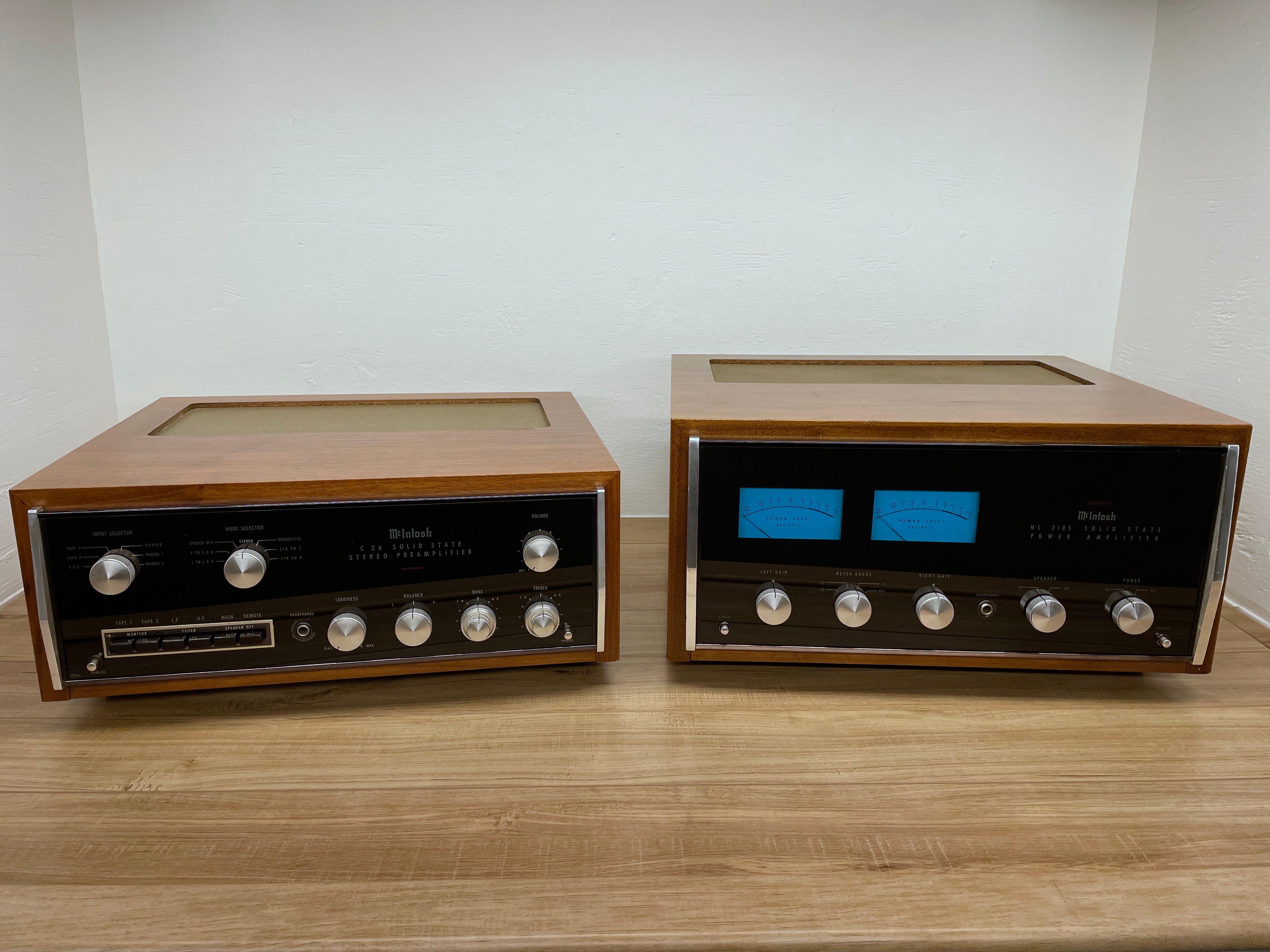 McIntosh MC2105 Amplifier and C26 Preamplifier. Beautiful restored pai